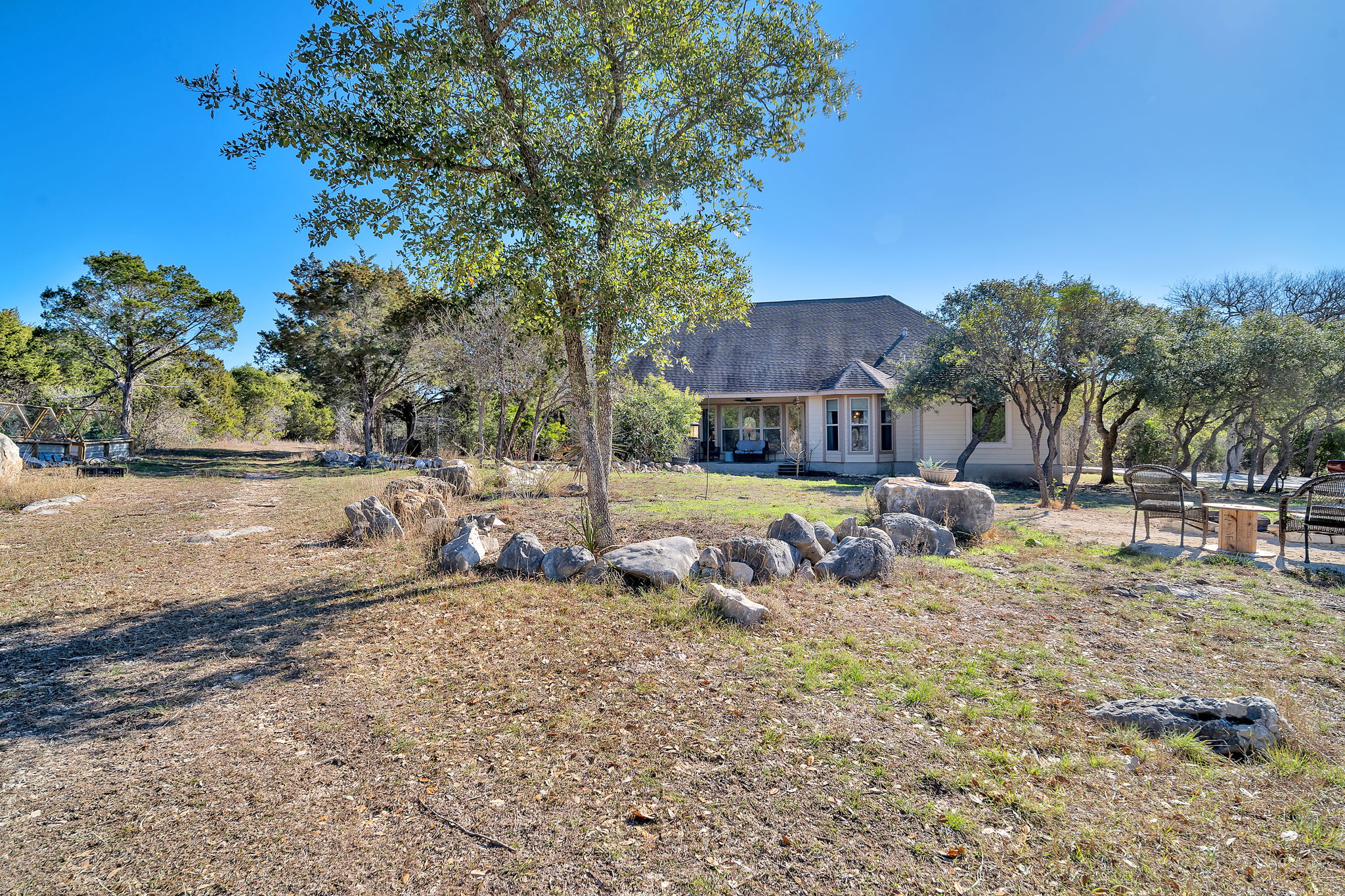 Gorgeous single story home on 8.1 acres in Bear Springs Ranch ...