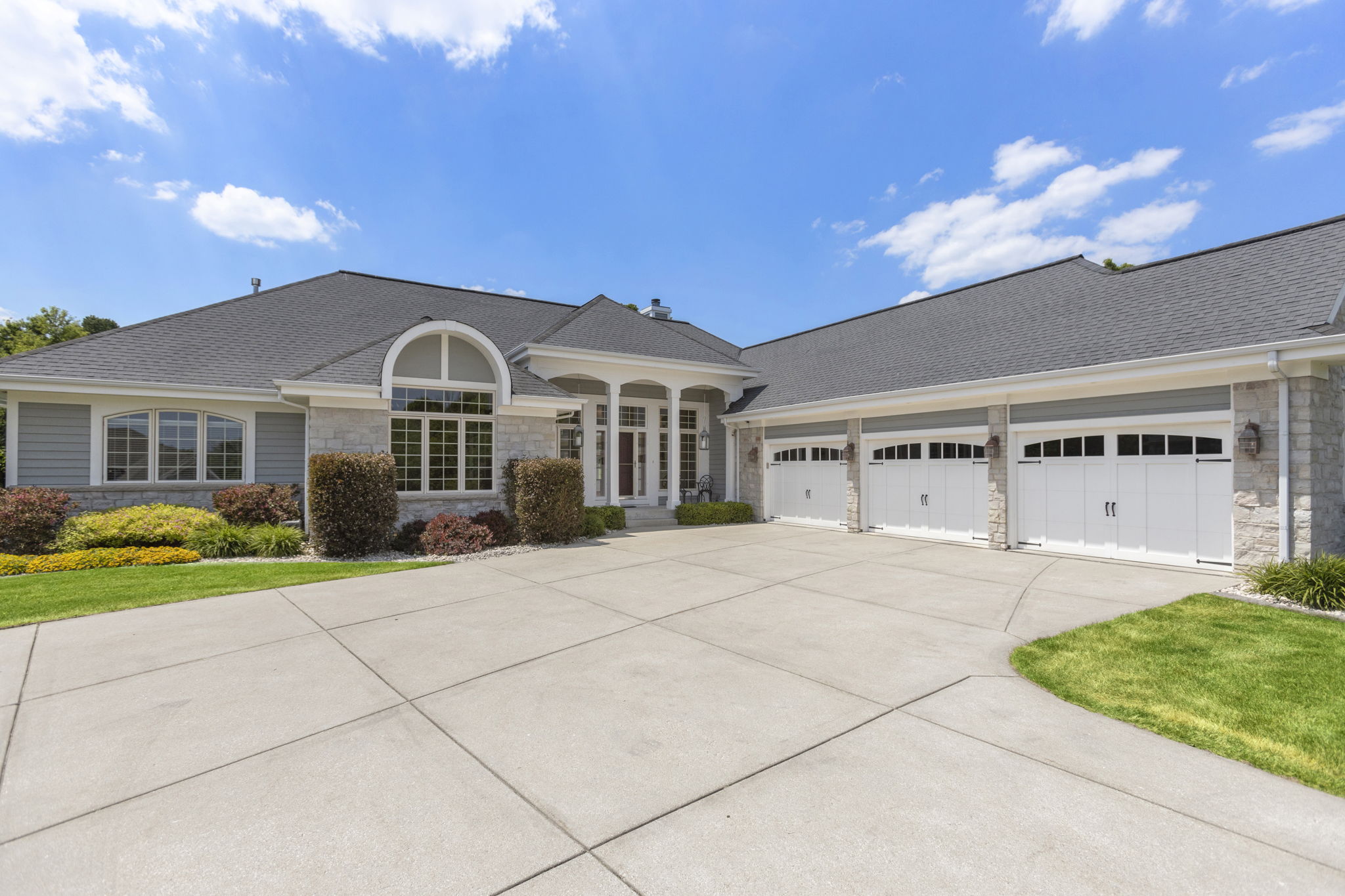 3948 Hawks Ridge Dr, Hubertus, WI 53033 | K & K Productions