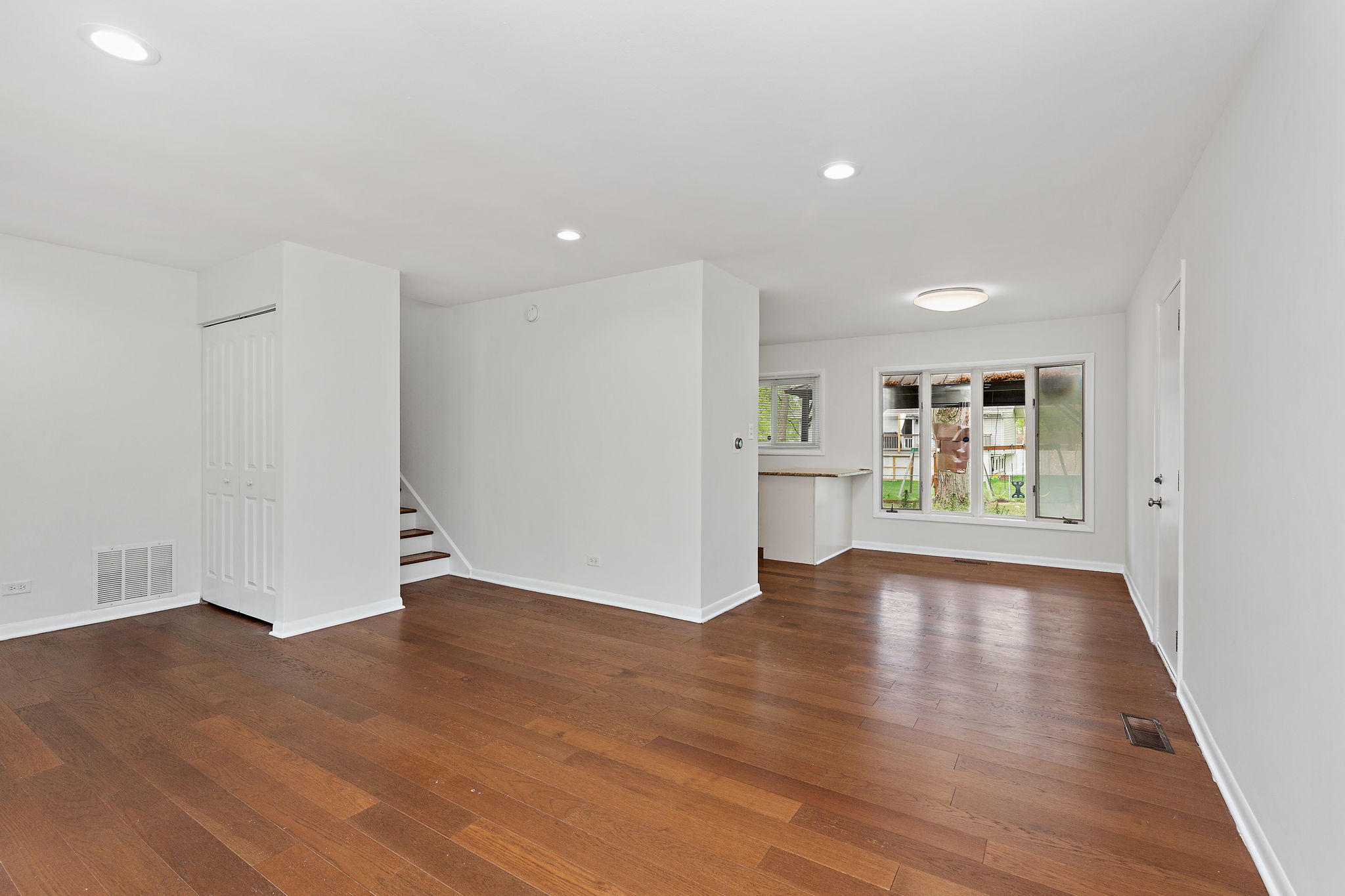 565 Edgemont Ln, Hoffman Estates, IL 60169 | Fox Valley Media Arts